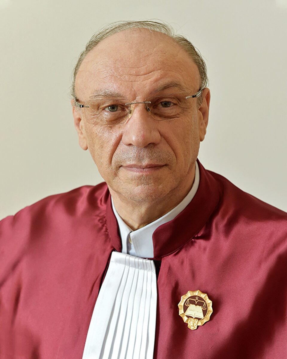 Pensia fabuloasă pe care o va primi președintele CCR, Marian Enache. E ...