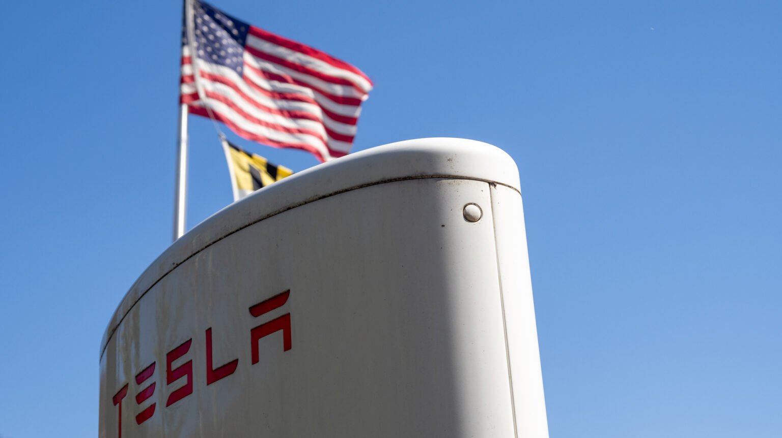 Tesla a anunțat că va construi cea mai mare centrală de stocare a ...