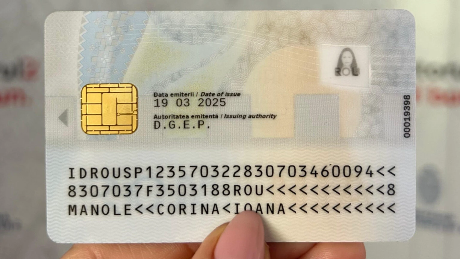 Anunț oficial despre cartea electronică de identitate. Decizie pentru români. Se aplică de mâine ...