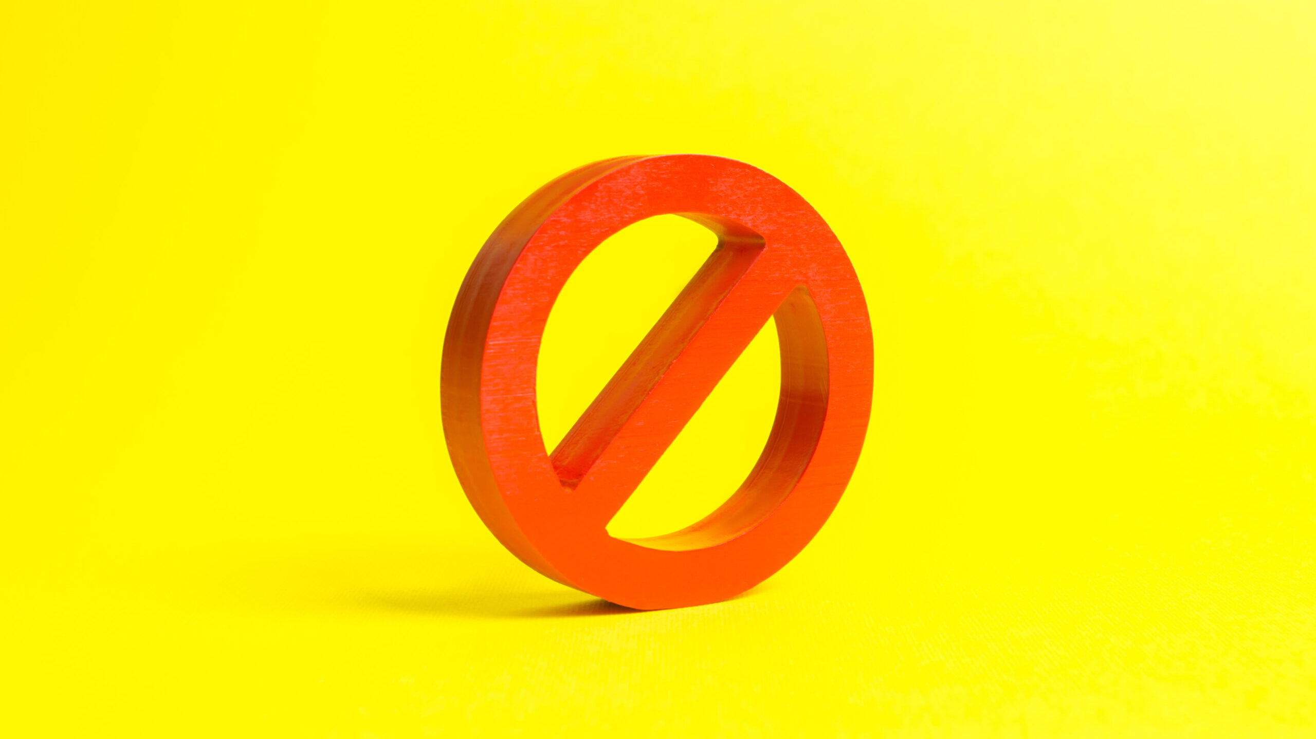 Este strict interzis în România. Legea NU permite să faci asta animalelor. Se impune control ...