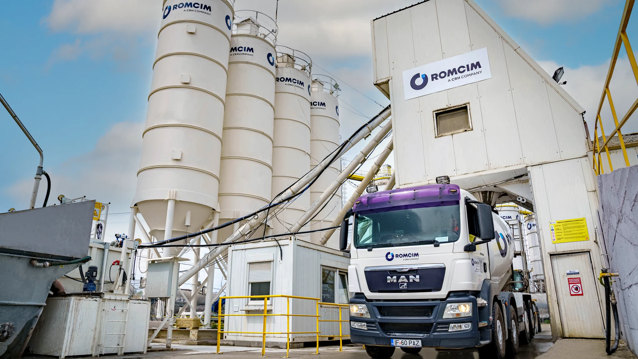 Romcim achiziționează două unități de producție de beton în județul Iași