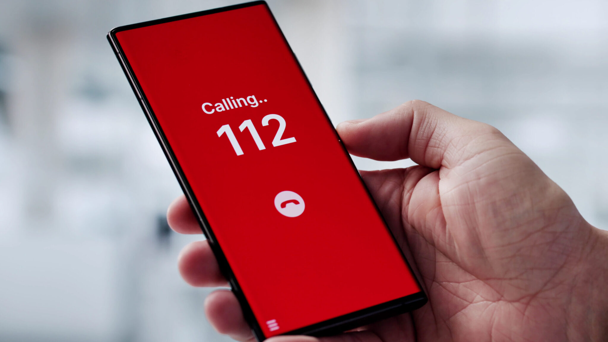 MAI schimbă regulile pentru apelurile la 112. Un singur dispecer va ...