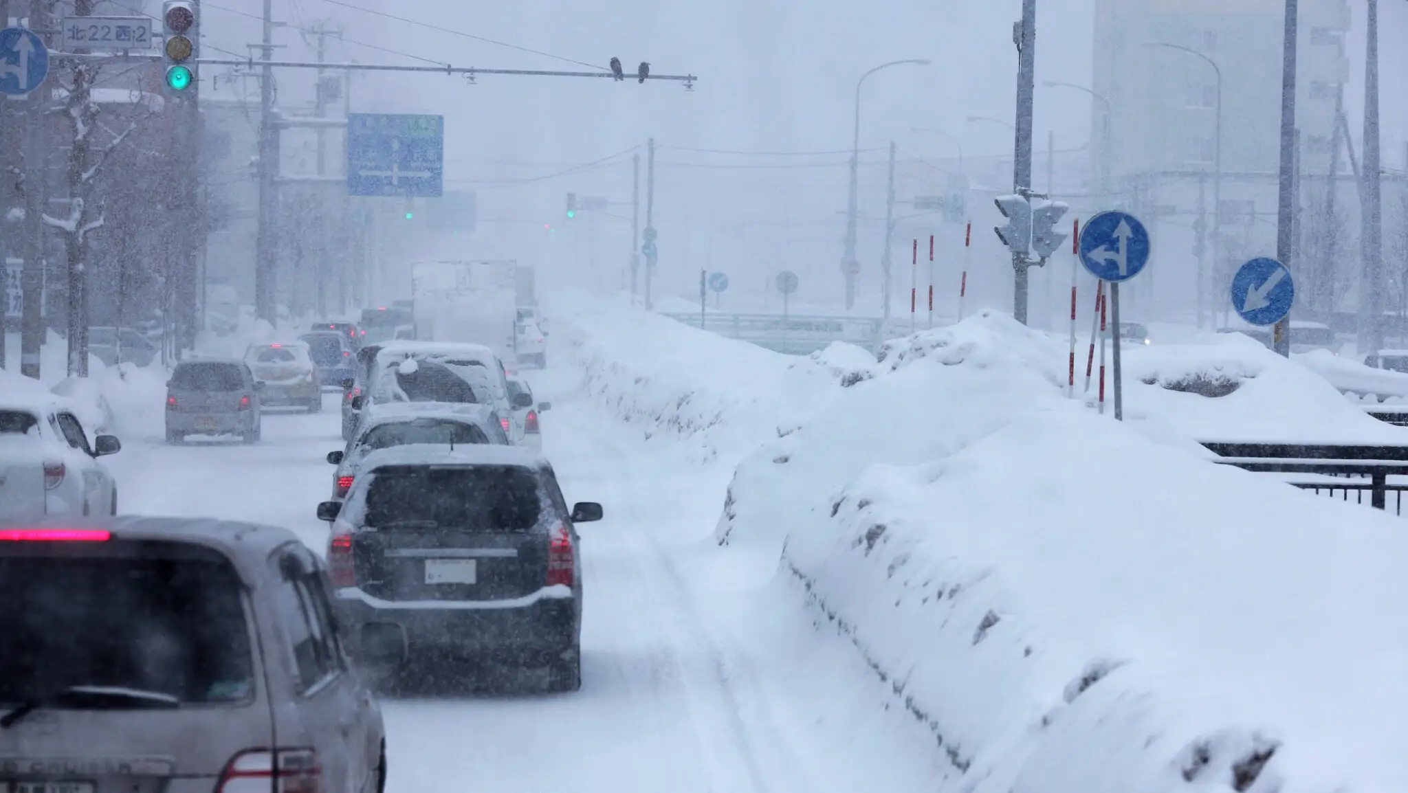 Viscolul paralizează mai multe județe din România. Mii de oameni au ...