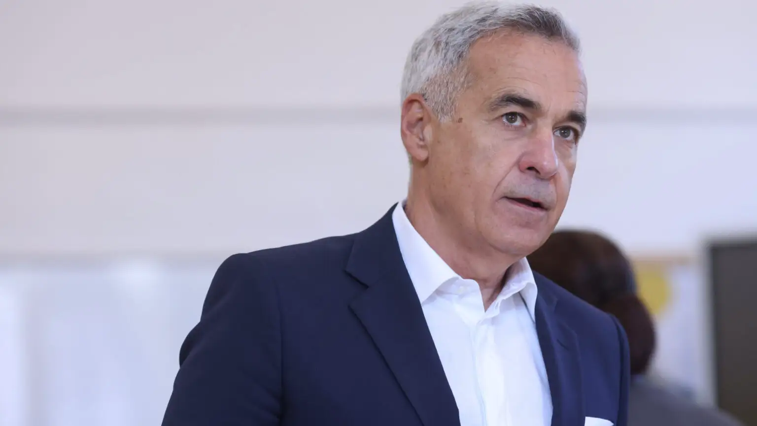 Decizie definitivă pentru Călin Georgescu: Turul doi înapoi! Zidurile ...