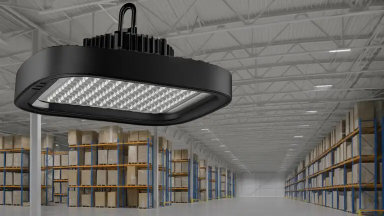 Iluminat industrial: soluții LED eficiente pentru depozite și hale ...