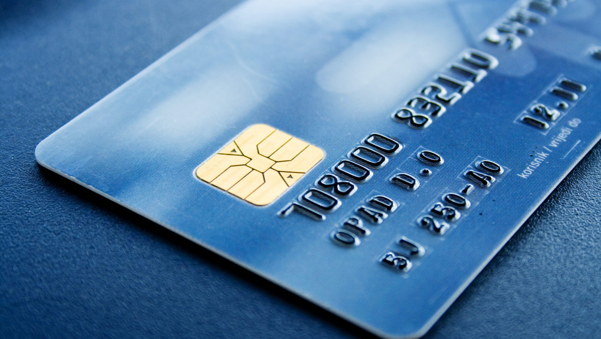 Cardurile de pe care NU trebuie să scoți bani de la bancomat. Regulă la ...