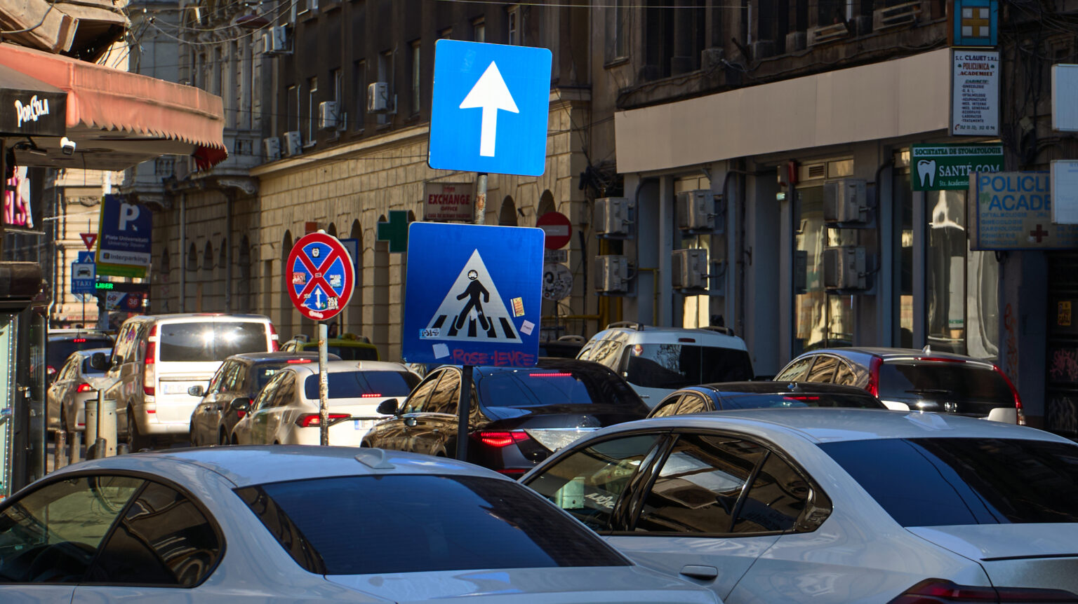 Cod Rutier 2025. Se suspendă permisul de conducere