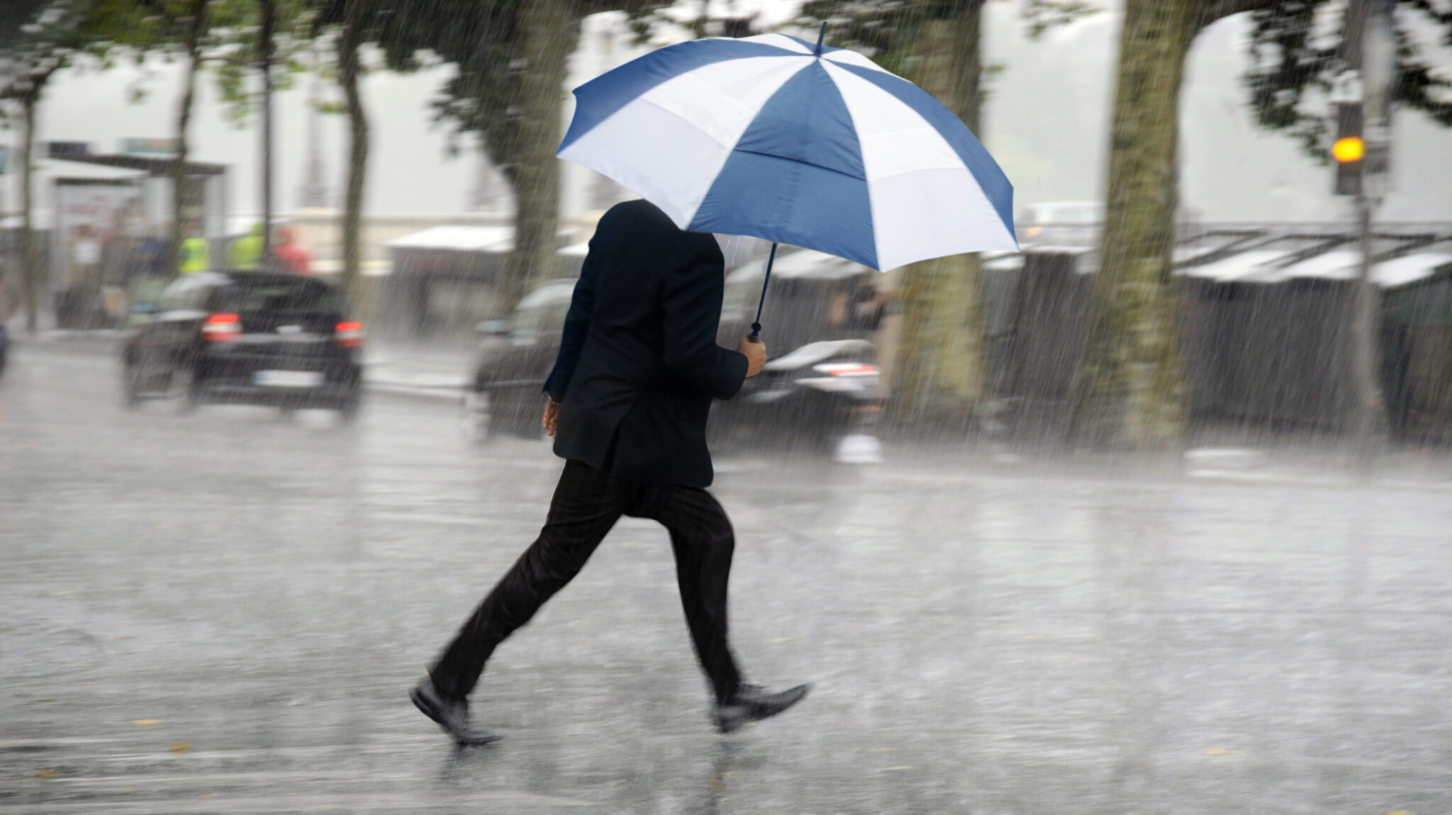 Vremea s-a dat peste cap. Avertisment ANM pentru România: Urmează ploi ...