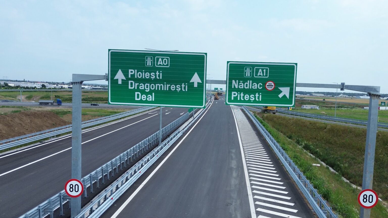 România deschide un nou tronson pe autostrada (A1) de la București la Curtea de Argeș, înainte ...