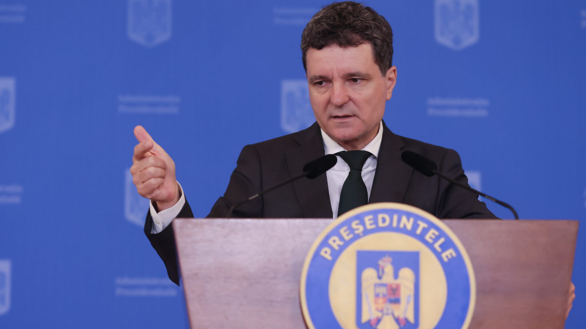 Nu mai poți cumpăra sau folosi! Devine interzis în România. Președintele Nicușor Dan a promulgat ...