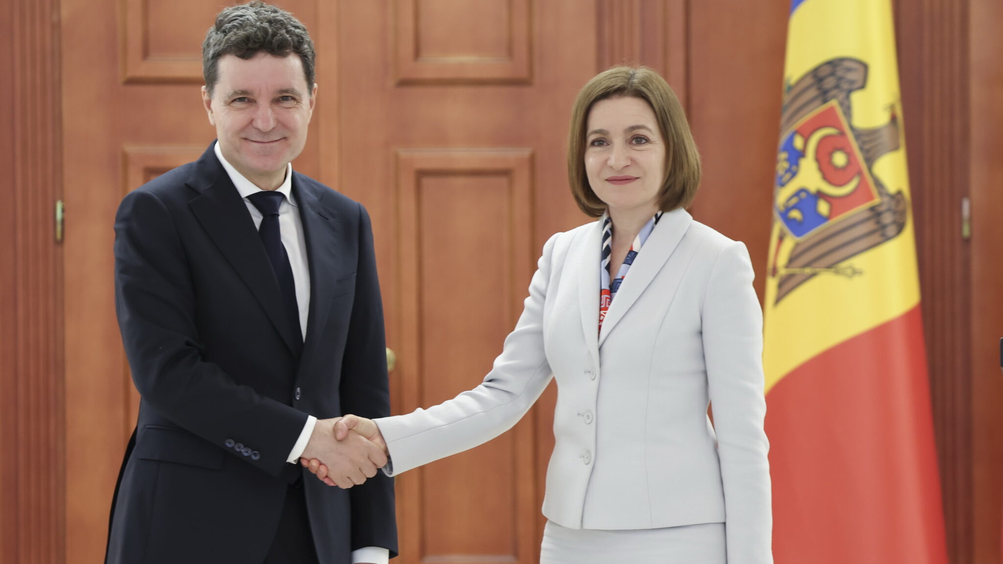 Nicușor Dan are manea electorală. Piesa a fost lansată vineri seară de ...