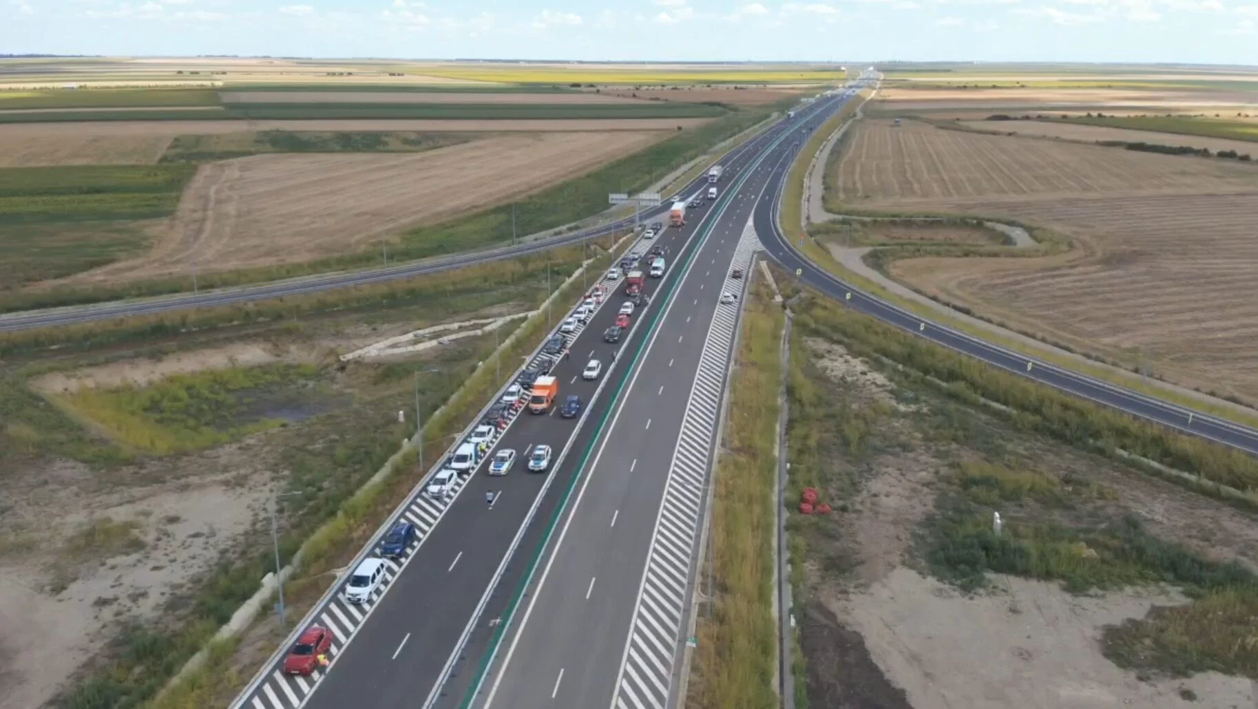 Autostrada Moldovei A7 își așteaptă șoferii. Se deschide vineri circulația pe unul din cele mai ...