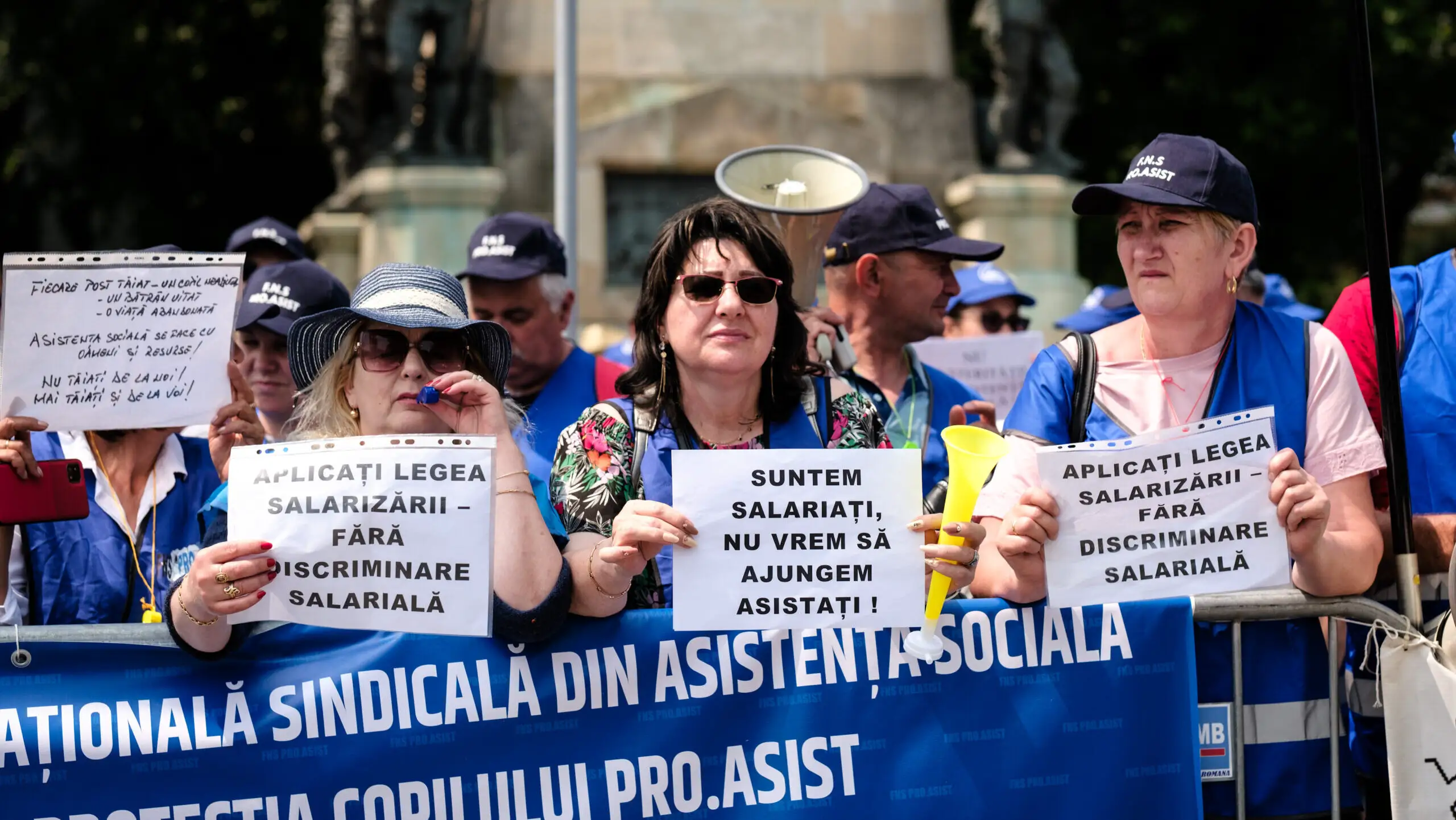 Val de proteste. Sindicaliștii cer condiții mai bune de muncă: „Nu vom ...