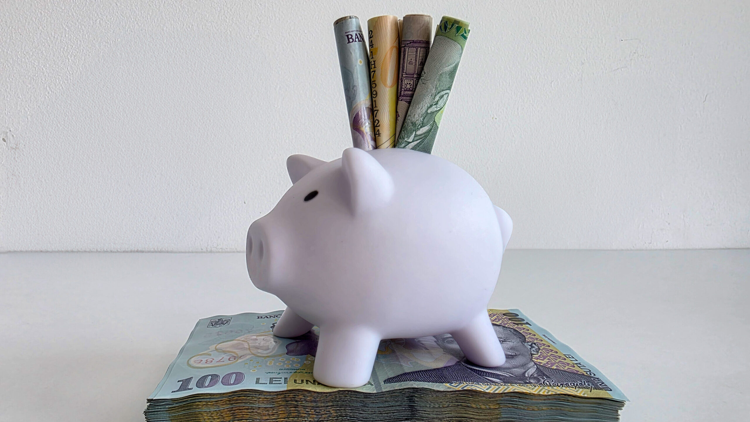 Salarii reduse cu 30% pentru șefii companiilor de stat. Ce bugetari pot ...