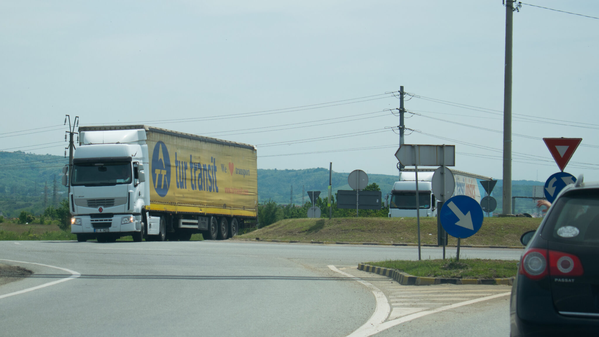 Cod Rutier 2025. Șoferii obligați să acorde prioritate, fără excepție ...