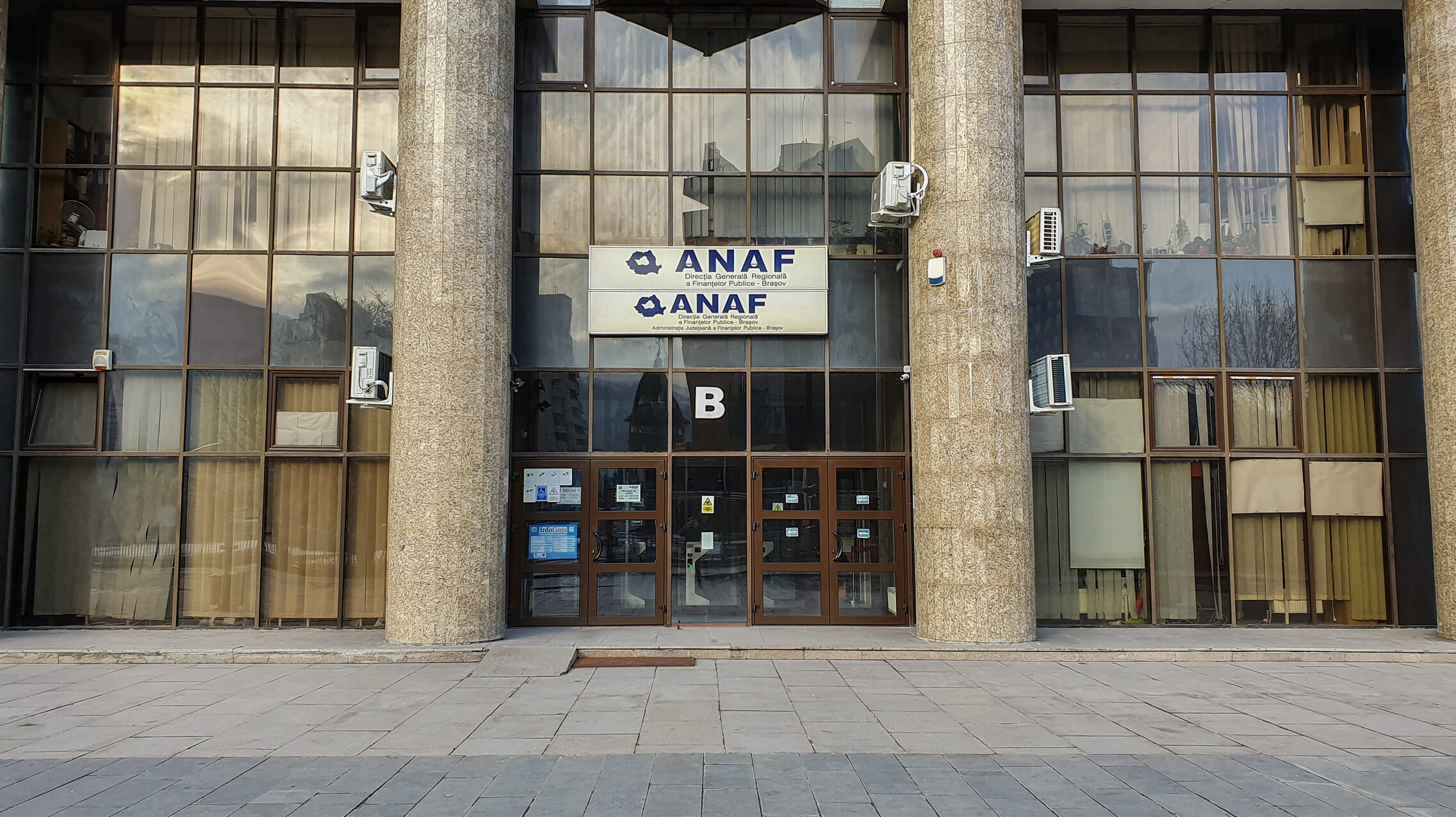 ANAF intră tare în industria de videochat. Inspectorii verifică ...