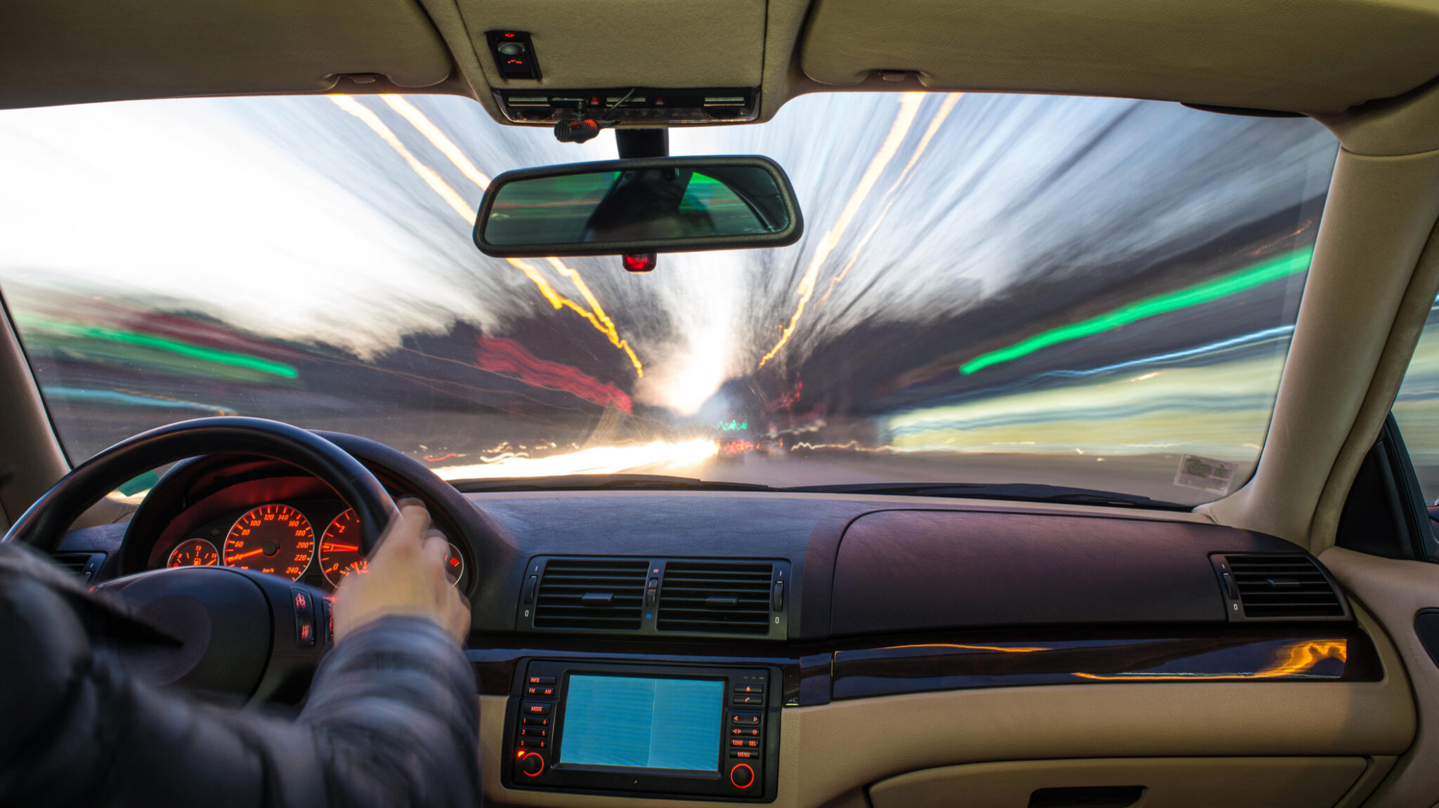 Cod Rutier 2025. Amenzi de până la 4.050 de lei pentru șoferii care ...