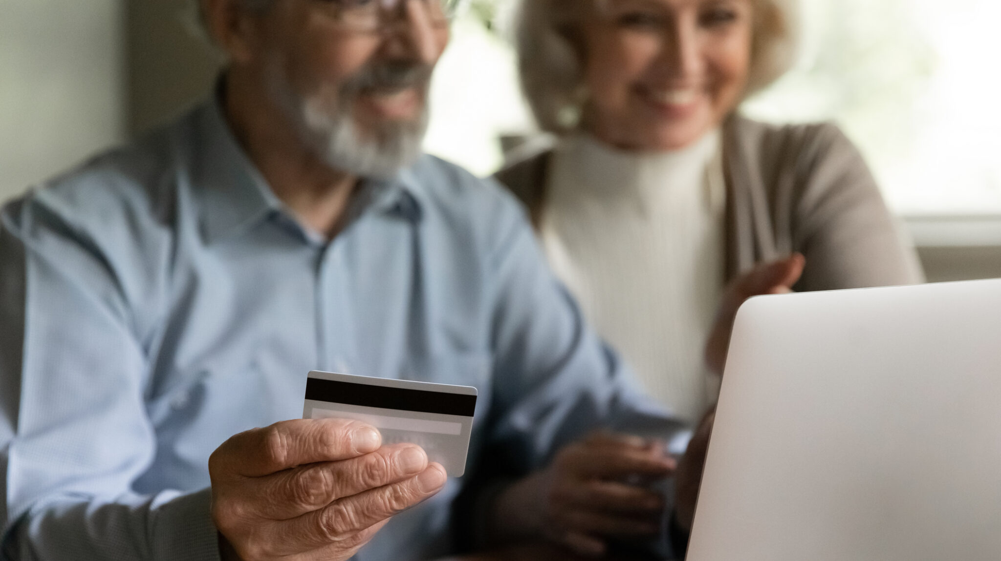 Cum încasezi pensia într-un cont bancar. Documentele pentru bancă și Casa de Pensii. Ghid ...