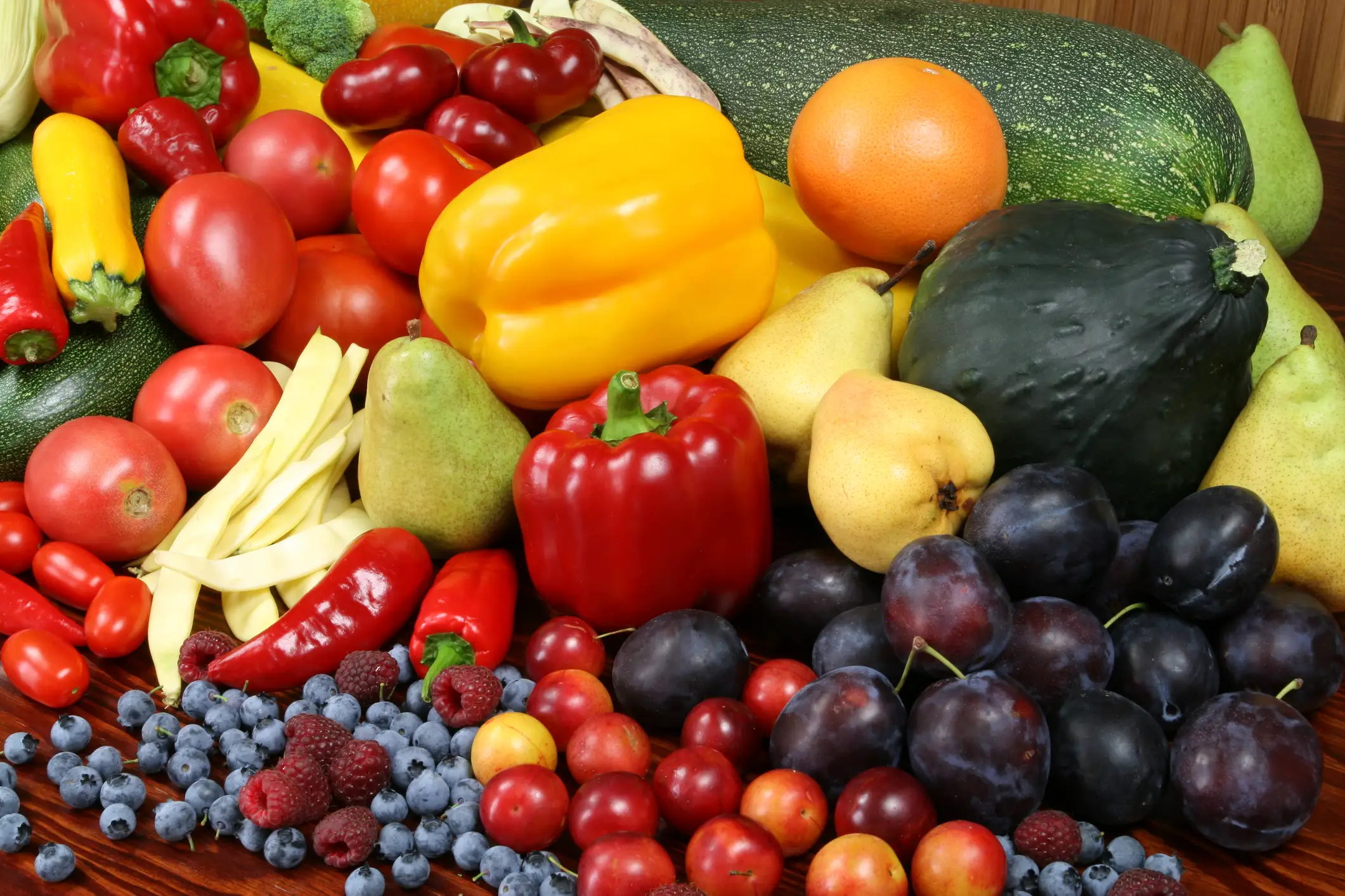 Toamna românească: Prețuri la legume, fructe și oferte pentru porcii de ...