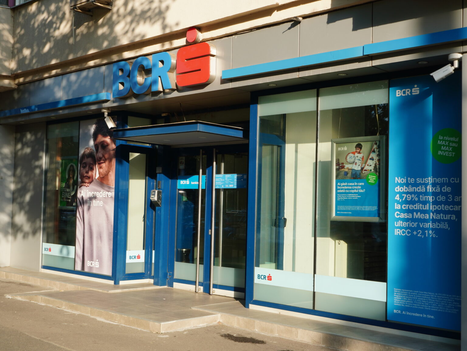 Decizie pentru cei care retrag bani la bancomat sau plătesc cu cardul ...