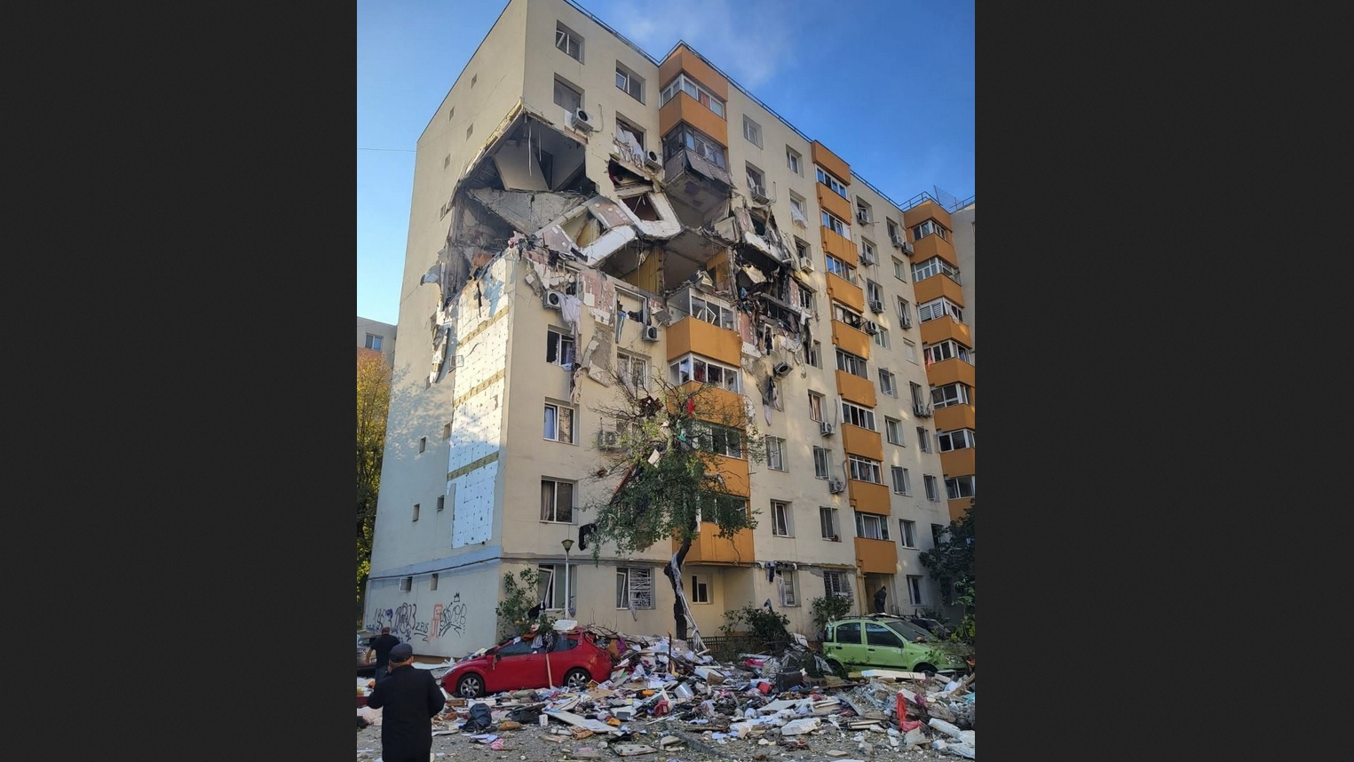 Explozia din Rahova. Raportul ISC: Blocul nu mai poate fi locuit, se ...