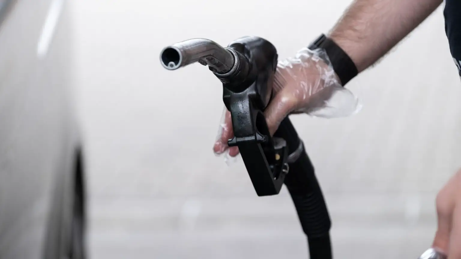 UE pregătește o schimbare majoră la pompă. Benzina E20 ar putea reduce ...