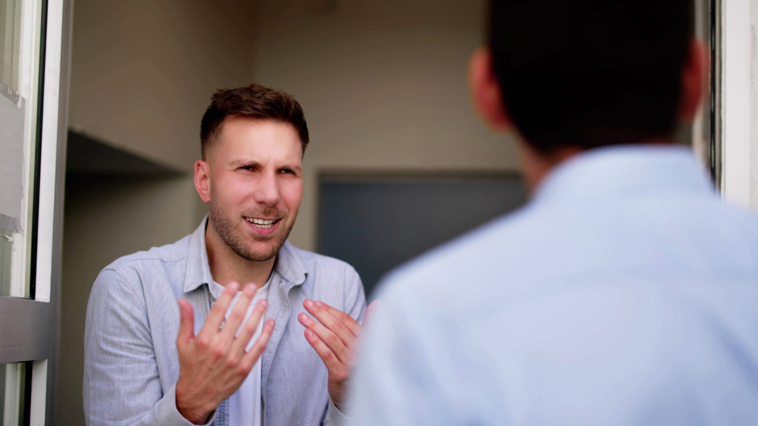 Interzis pentru proprietarii de apartamente. Nu au acest drept. Legea nu permite accesul ...