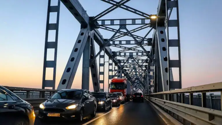 Trafic îngreunat pe Podul Giurgiu–Ruse: coloane de mașini și așteptări ...
