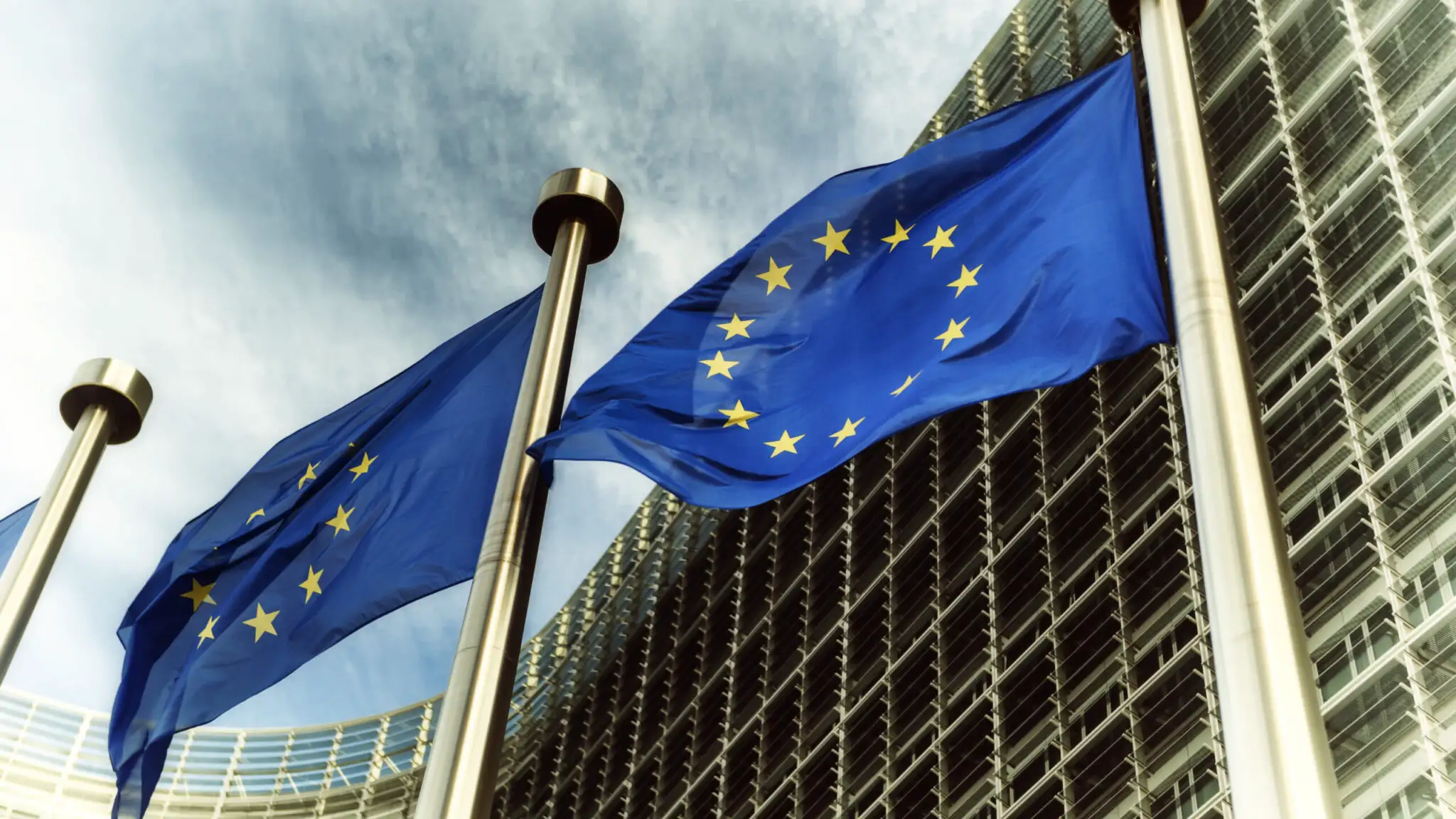 UE lansează un plan pentru reducerea dependenței tehnologice de SUA și ...