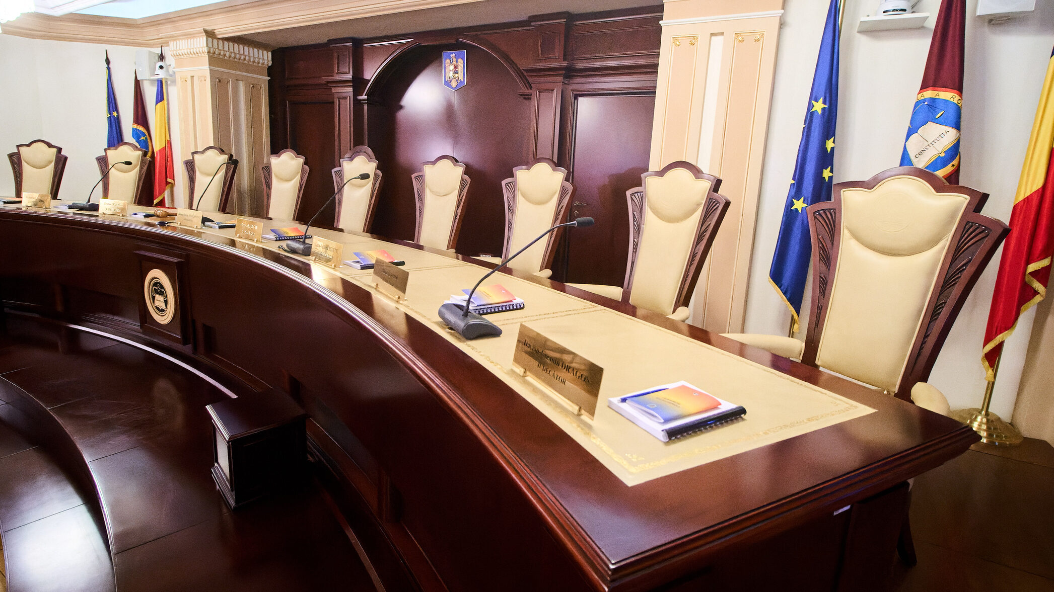 Judecătorul CCR Dacian Cosmin Dragoș riscă suspendarea. Augustin ...