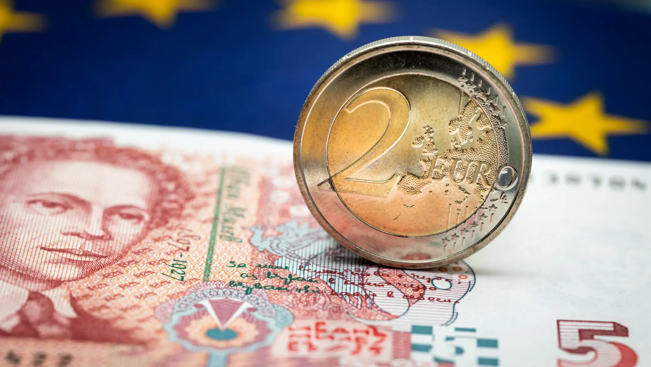 Cum arată noile bancnote EURO din Bulgaria. Vecinii trec la moneda ...