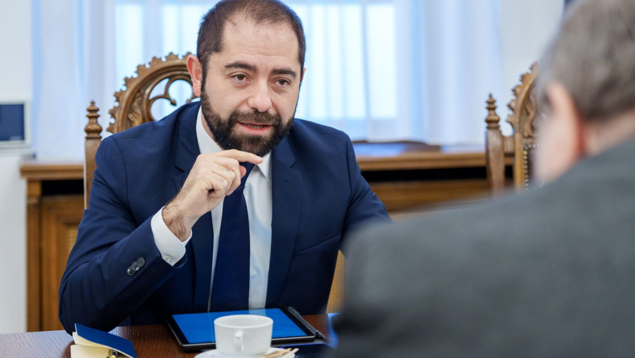 Radu Burnete, după discuția cu reprezentanții confederațiilor sindicale ...