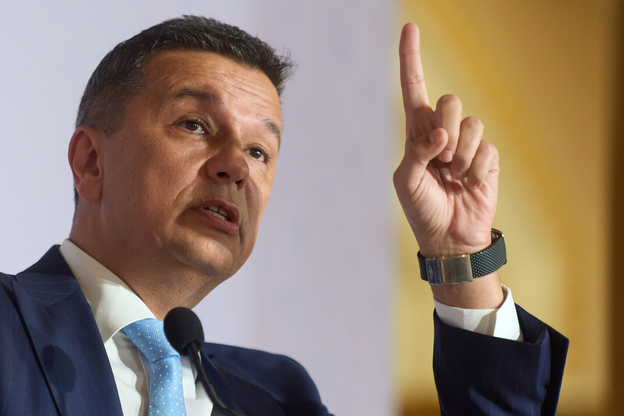Sorin Grindeanu atacă „populismul grețos” din Guvern pe tema pensiilor speciale: Nu mai suntem ...