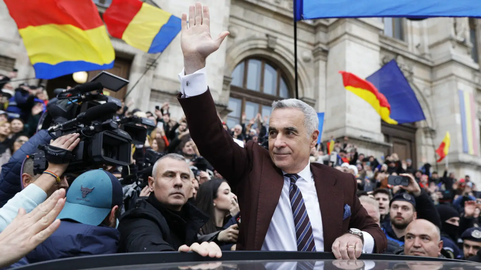 Românii renunță la Călin Georgescu. Cifrele care dovedesc cum pierde ...