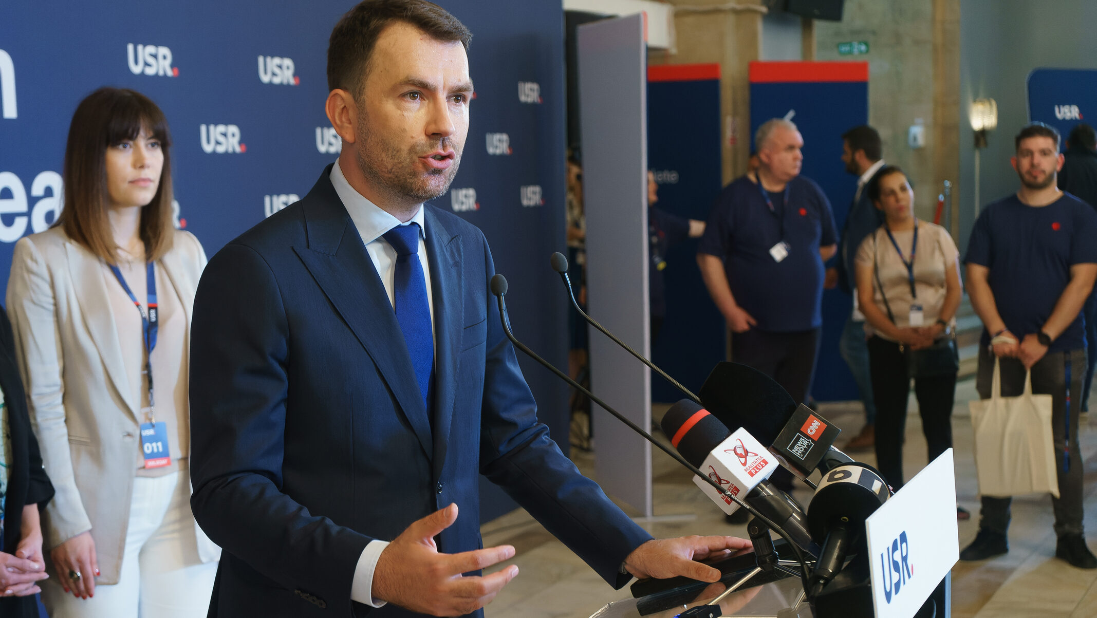 Cătălin Drulă nu a pus niciun leu în campanie. USR s-a împrumutat pentru a-l susține la Primăria ...