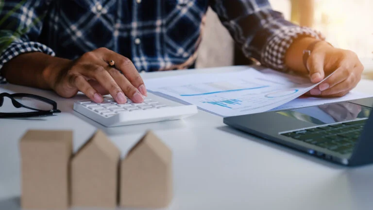 Lege la bloc în România. Persoanele obligate să obțină certificat de ...