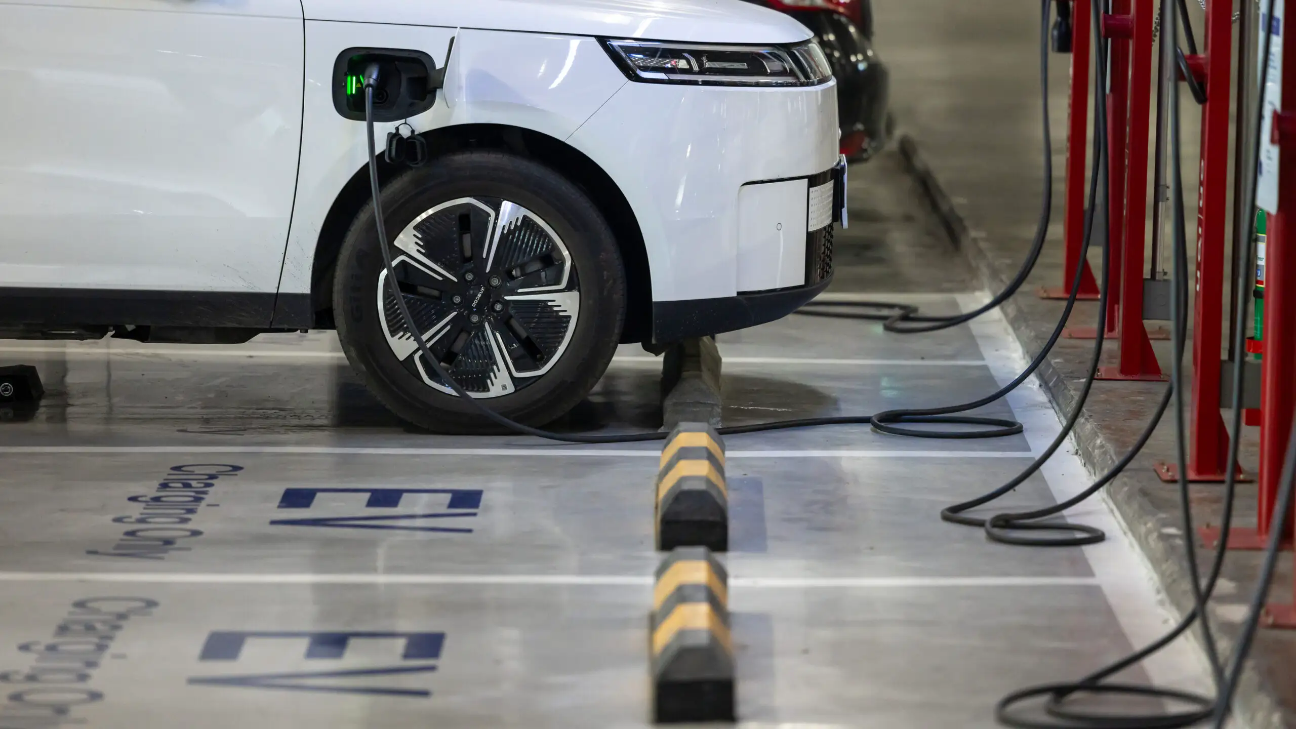 Comisia Europeană pregătește noi reguli pentru industria auto. Renault ...