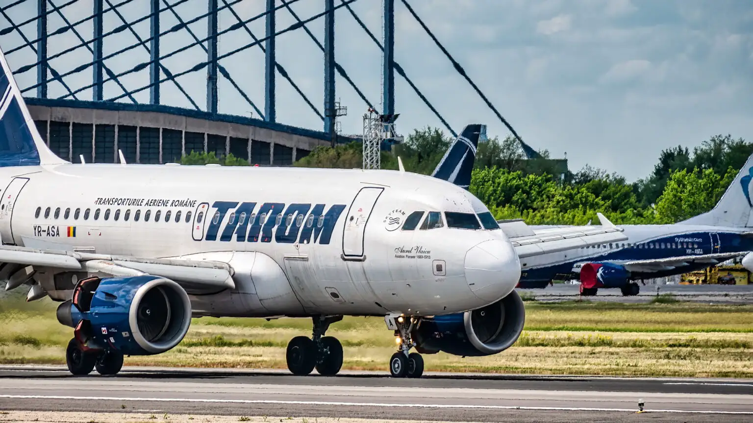 Tarom a înființat o nouă companie. Tarom Tehnic va oferi mentenanță ...