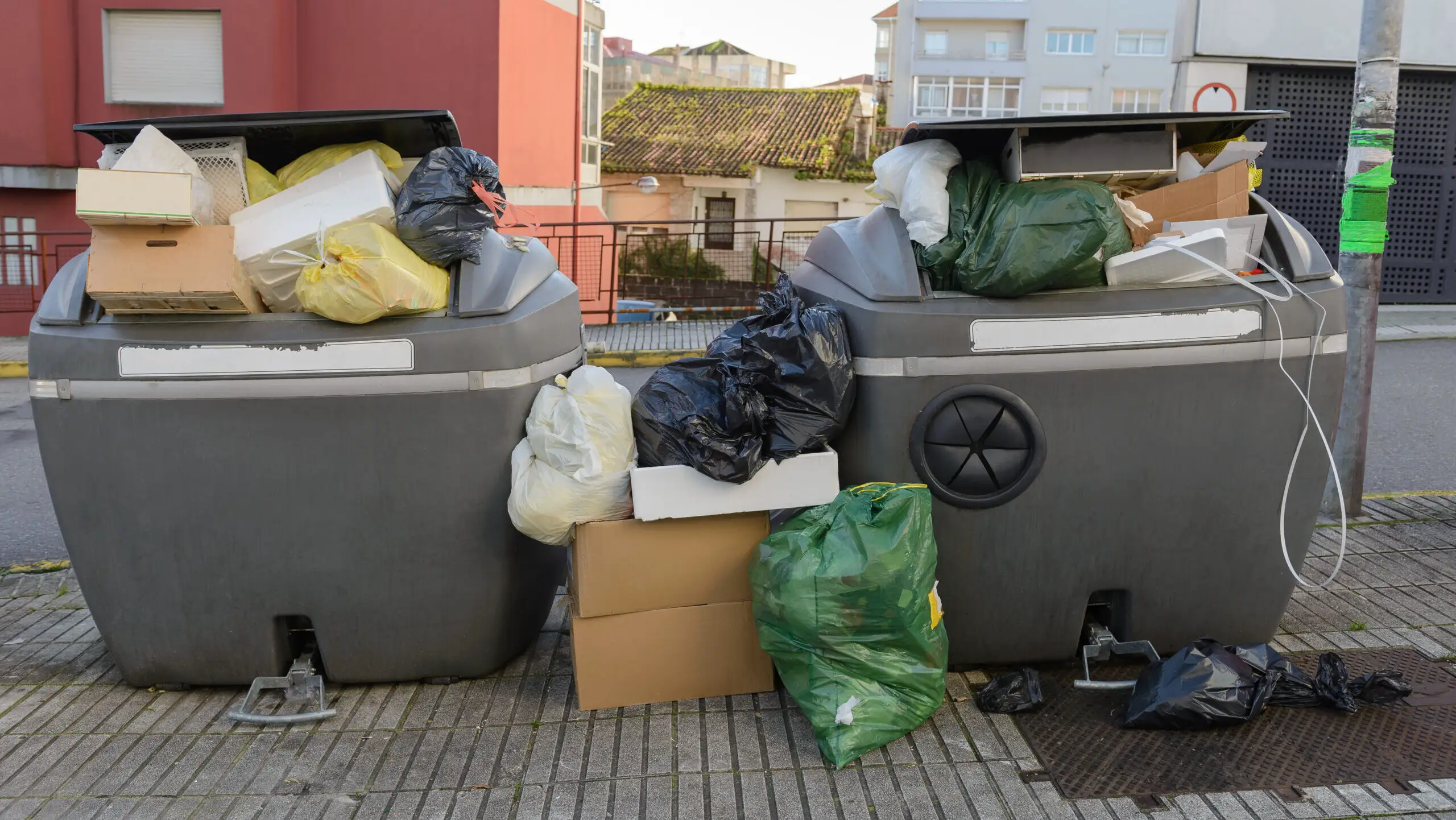 Regulă obligatorie la gunoi. Se aplică amendă de 30.000 de lei ...