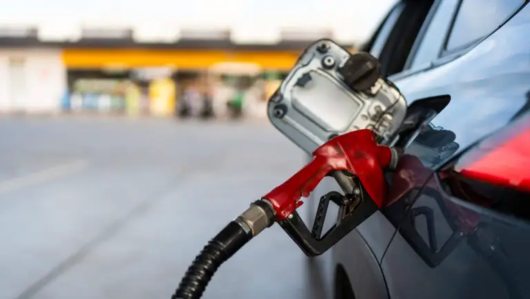 EXCLUSIV. Guvernul, acuzat că nu scade prețul benzinei. Schema care îi ...
