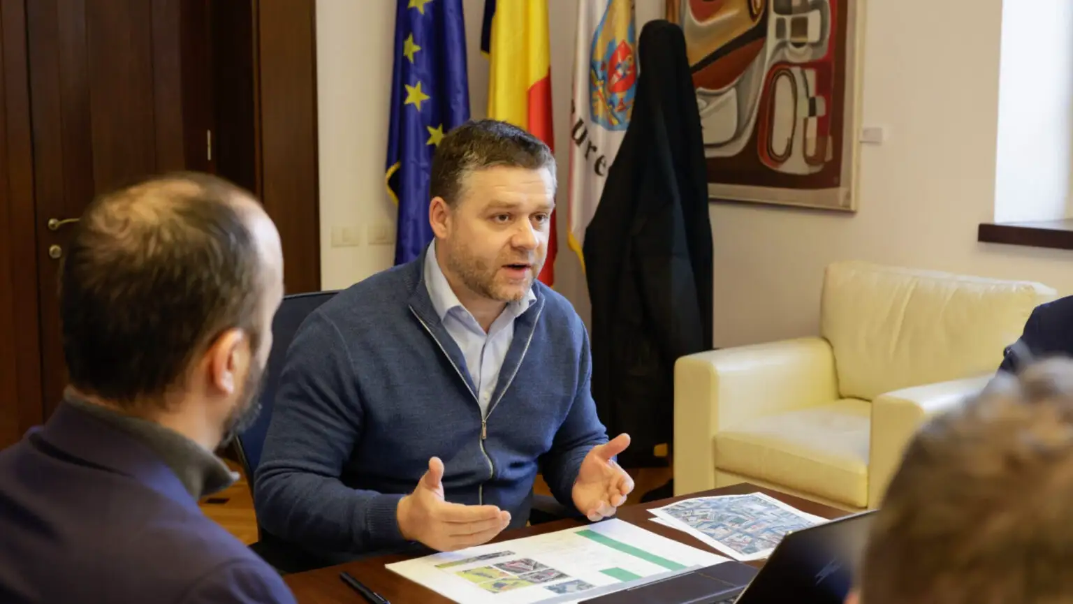 Ciprian Ciucu face curățenie la Primăria Capitalei: Reducere de 400 de ...