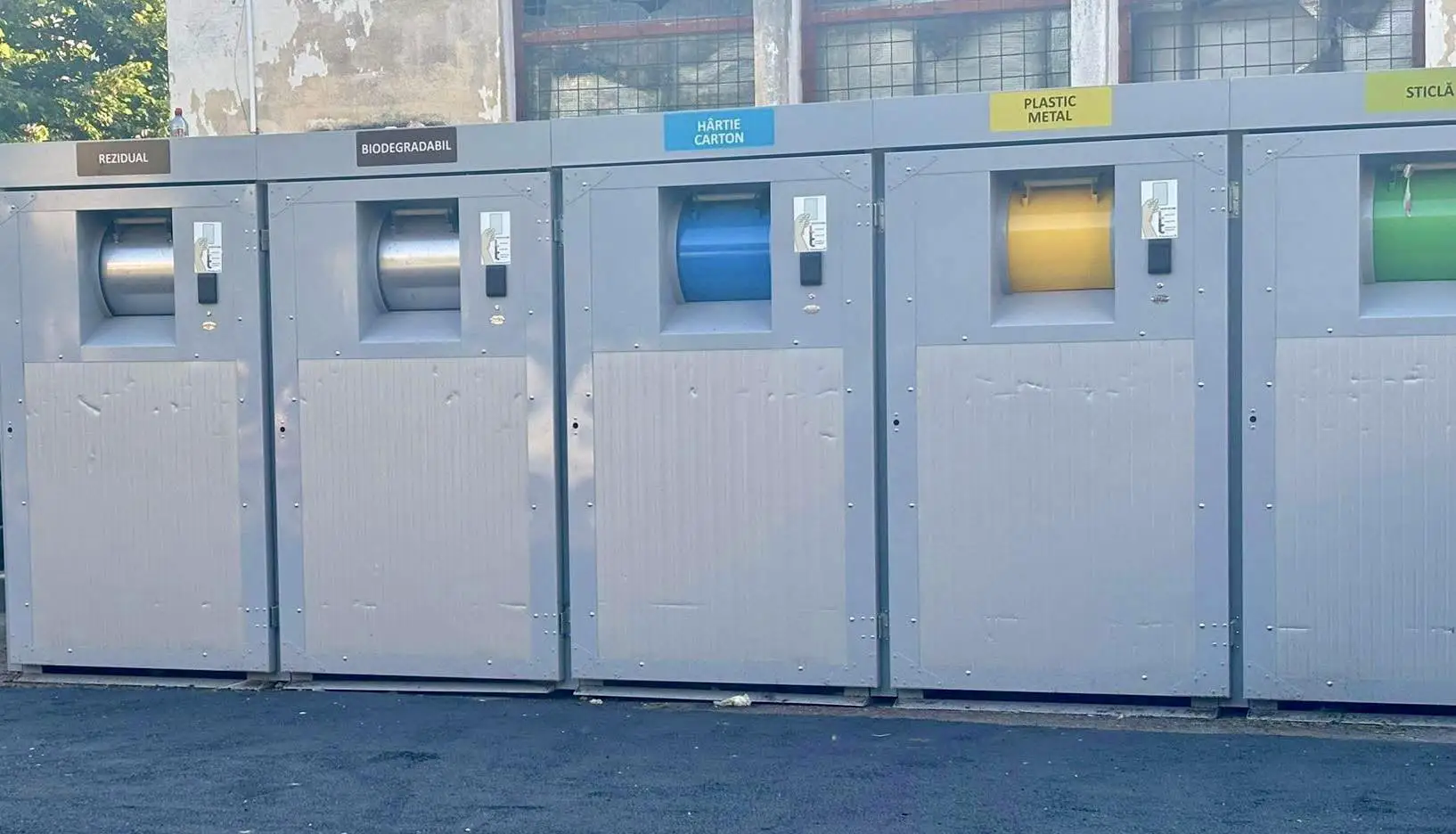 Regula pentru gunoi care trebuie respectată în România. Se aplică ...