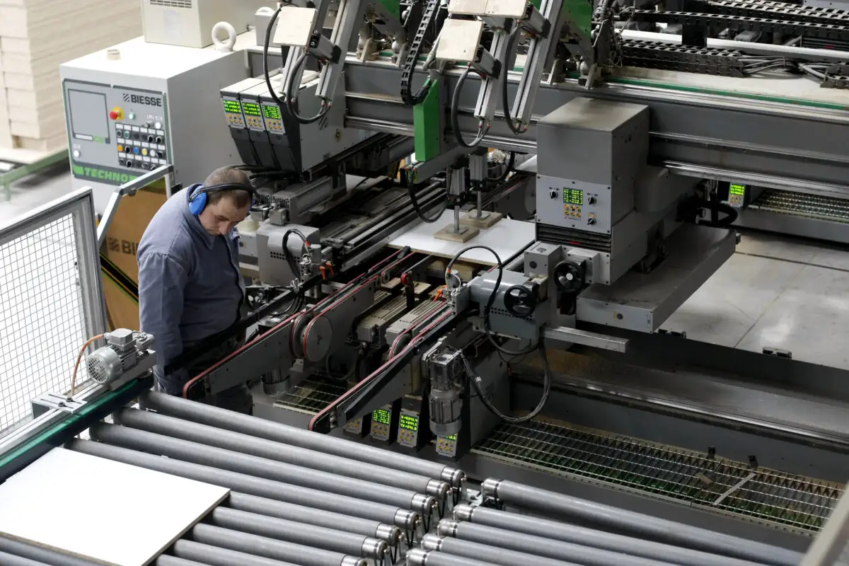 Prețurile din industrie au crescut cu peste 10% într-un an. Energia ...