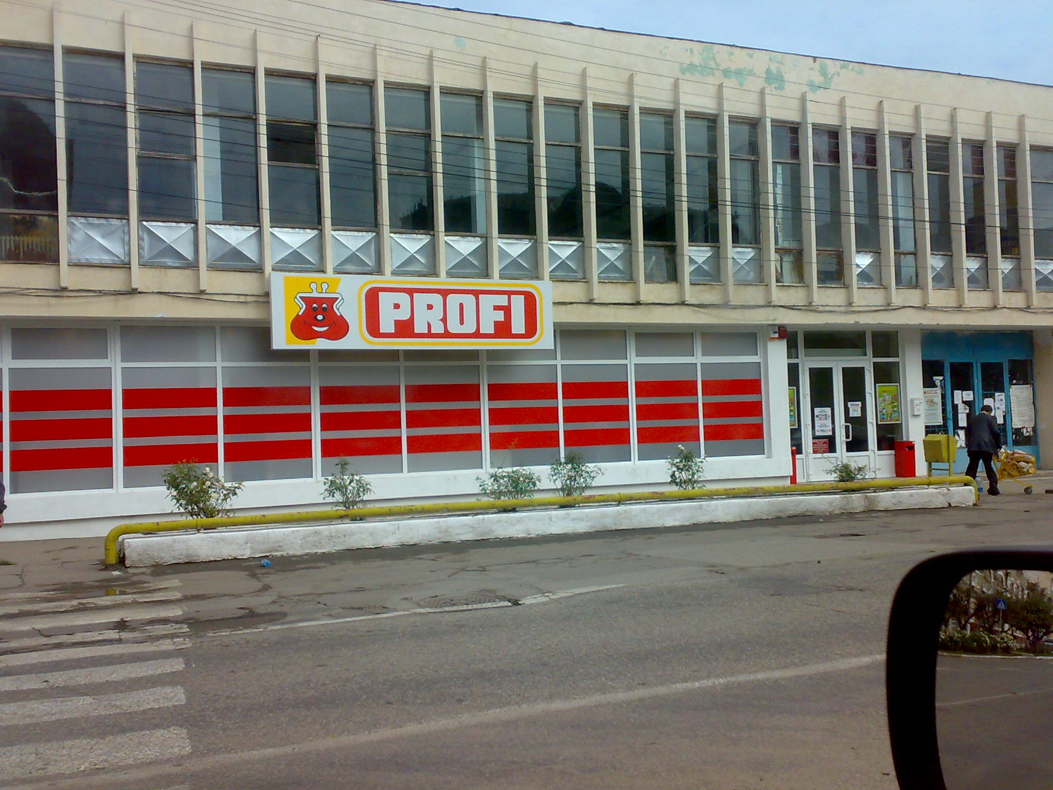 Magazinele Profi s-au închis astăzi. Vezi aici ce schimbări se fac